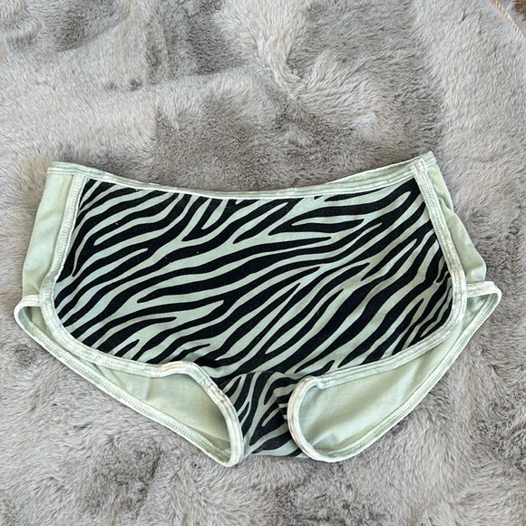 PINK Victoria's Secret | Intimates & Sleepwear | Pink Victorias Secret ...